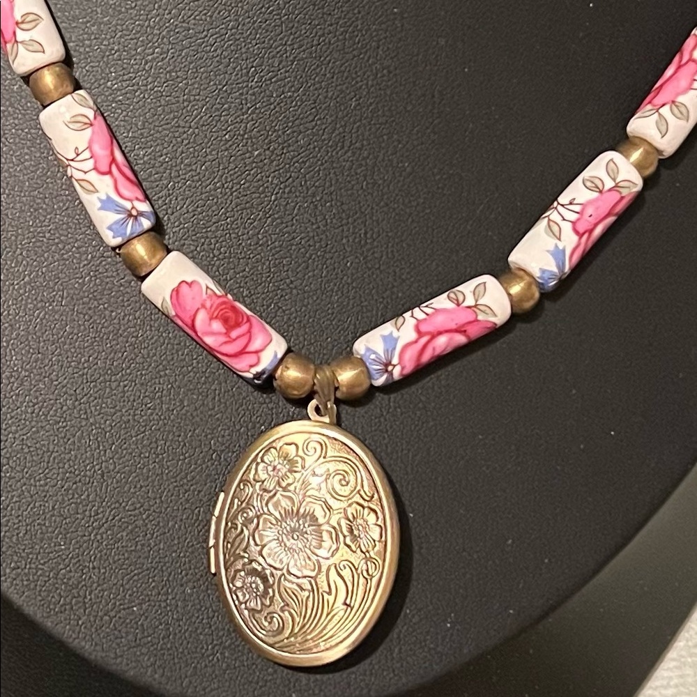 Vintg Floral Ceramic Tube Victorian Locket Necklace - Gem